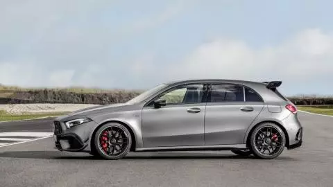 sport compact ກັບ 45 amg ຟຸ່ມເຟືອຍ