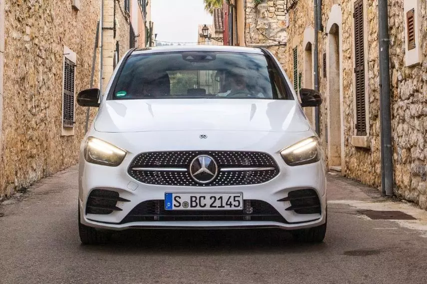 Mercedes Class B plug-in hybrid, lima ka hiyas ug duha ka depekto