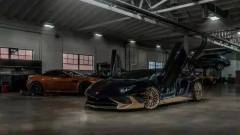 Aventador SV