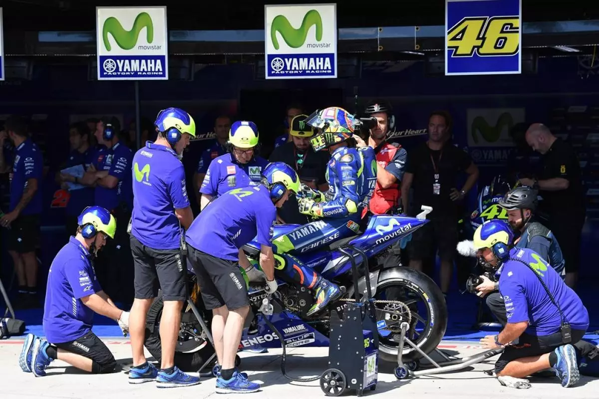 New 'short circuit' for Rossi and his team during the flag-to-flag