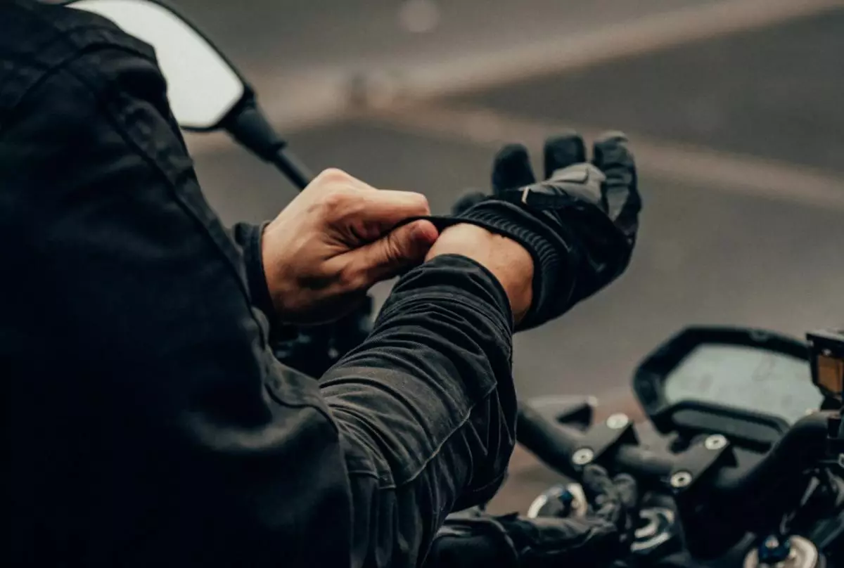 These are the best motorcycle gloves to wear in winter