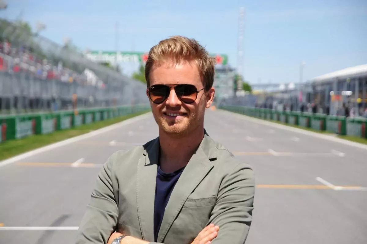 Rosberg pensis reveni al F1... antaŭ unu jaro!