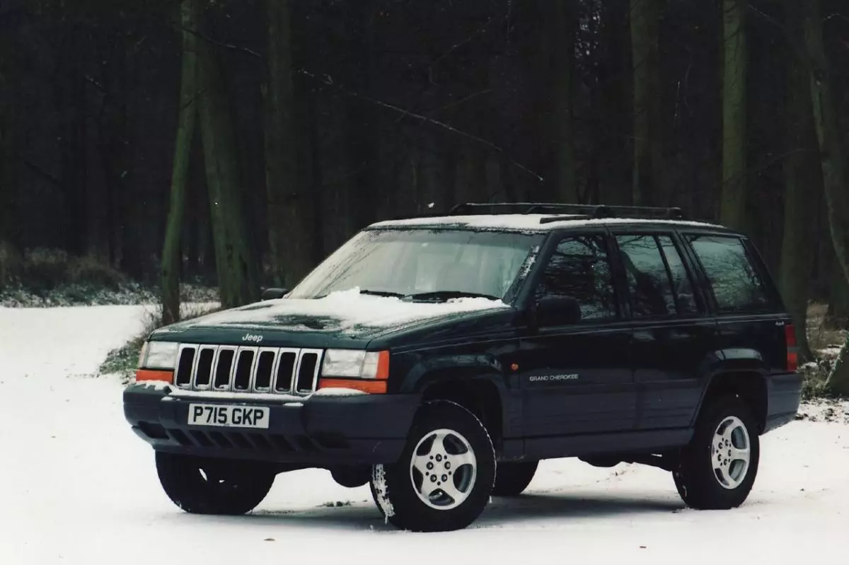 Carita anu luar biasa tina Jeep Grand Cherokee