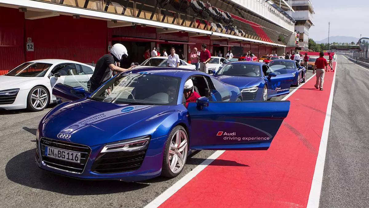 Testul Audi R8 5.2 FSI 550CV Plus Quattro S-Tronic