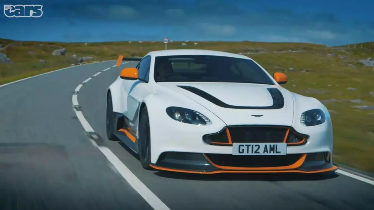 Крыс Харыс змагаецца з самым дзікім Aston Martin