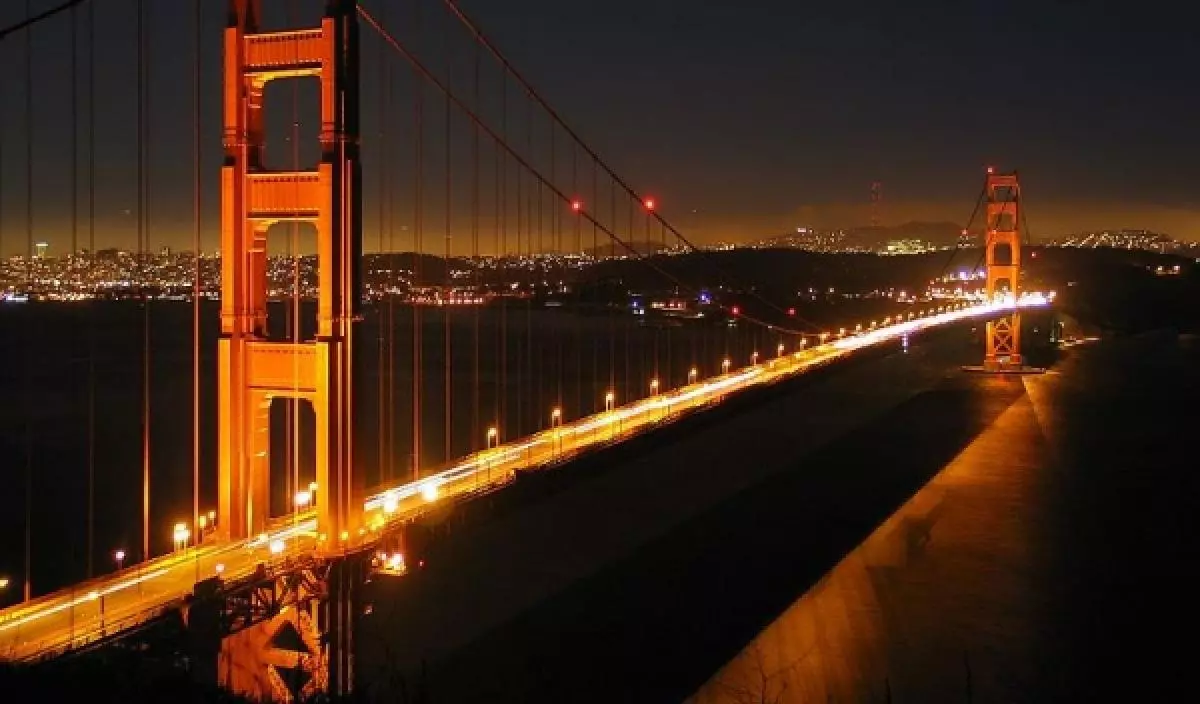 De Golden Gate Bridge wordt 75