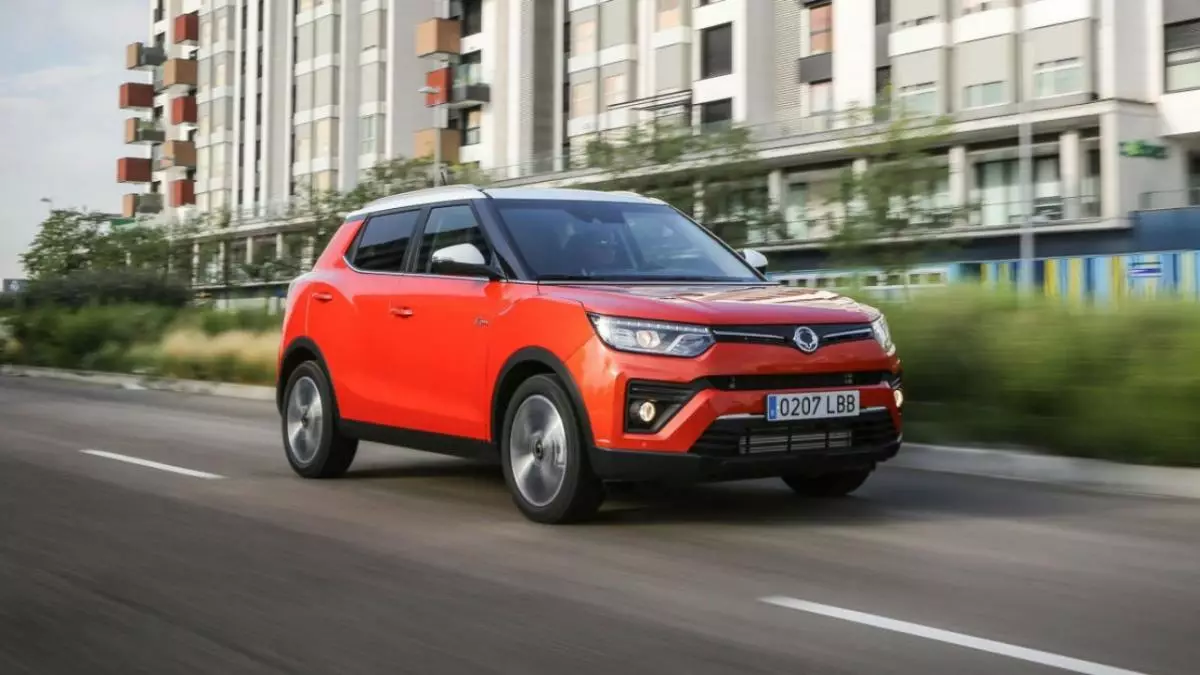 Dacia Sandero يا SsangYong Tivoli، ڪهڙو بهتر آهي؟