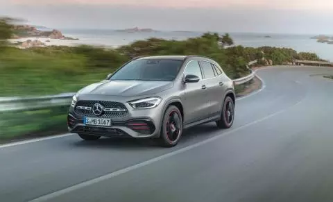 Mercedes-GLA 2020 година