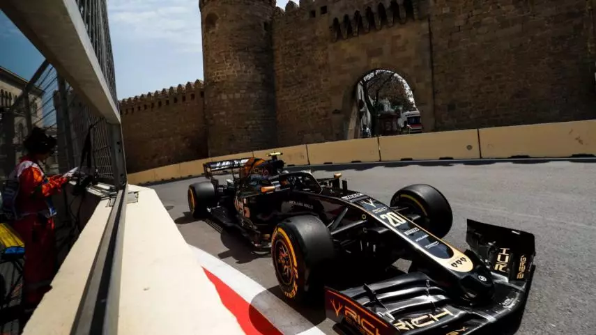 Kevin Magnussen i Baku Free