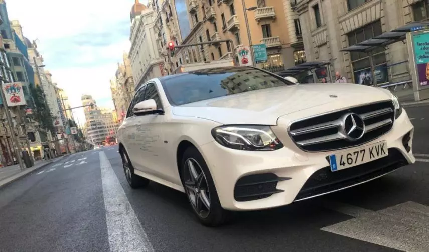 Mercedes E 300 soti nan