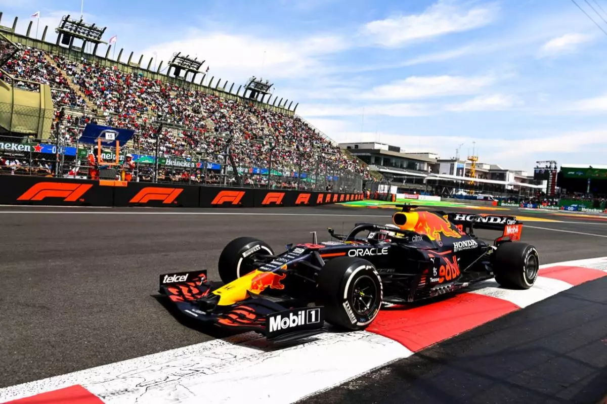 GP Mexika 2021, volný trénink 2: Verstappen ubral půl sekundy Hamiltonovi