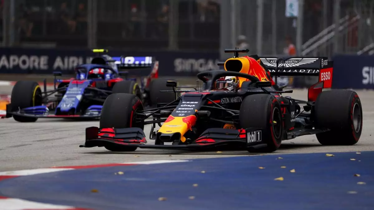 Singapore F1 GP, Free Practice 1: Verstappen xav muab kev ua rog