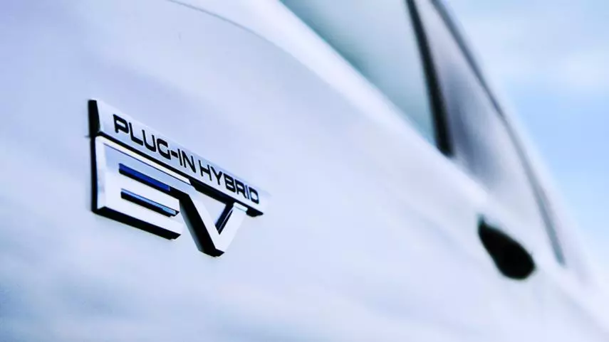 mitsubishi outlander phev 2022 teaser