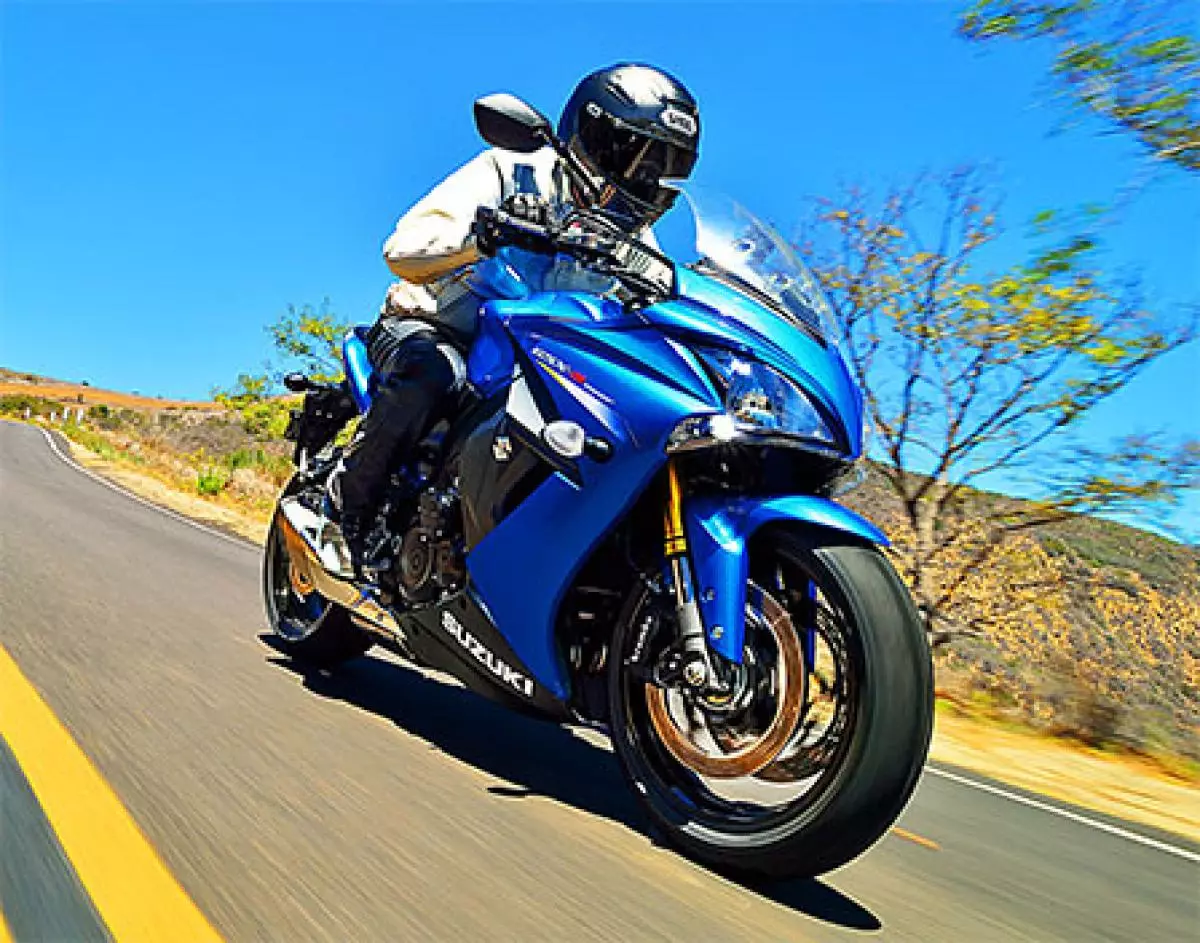 Suzuki GSX-S1000F ใหม่ วางจำหน่ายแล้วในร้านค้า