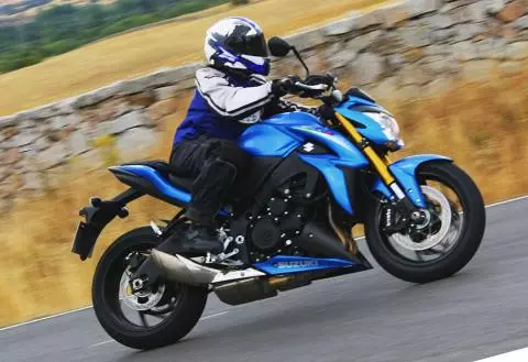 Suzuki GSX-S1000 i aktion