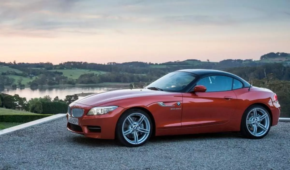 BMW Z4 sDrive35 चाचणी आहे