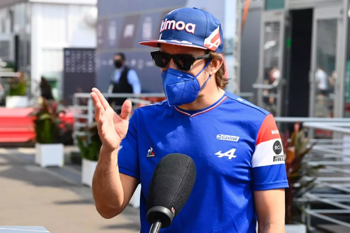 Alonso szerint Hamilton nem fogja ellenállni Verstappen nyomásának