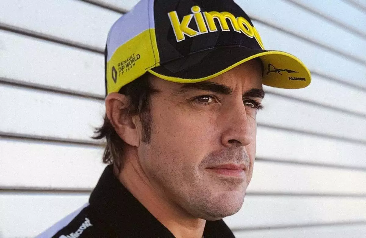 Kimoa (Fernando Alonso zīmols) ierodas Amazon ar 15% atlaidi tikai šodien: brilles, t-krekli, mugursomas