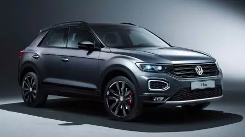 Volkswagen T-Roc कालो शैली