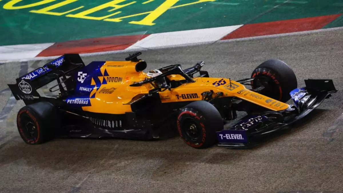 Ipadabọ alamọdaju ti Carlos Sainz laisi ẹbun ni Ilu Singapore