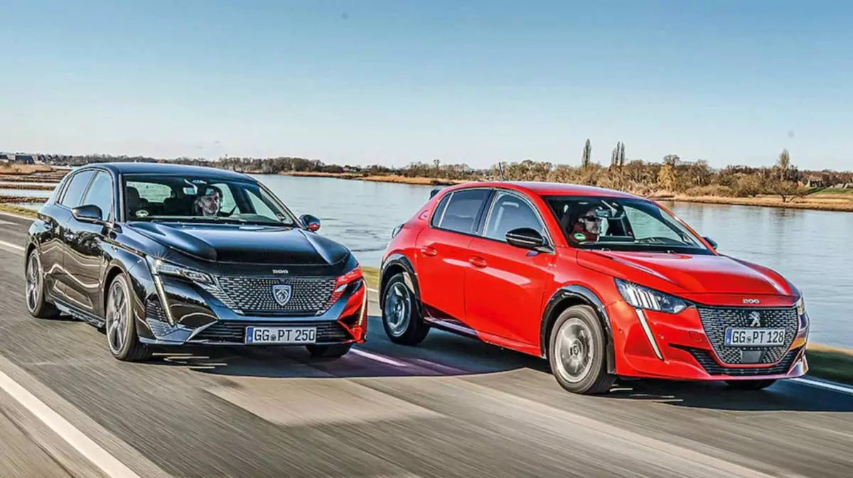 Бир туугандык дуэл: Peugeot 308 vs Peugeot 208