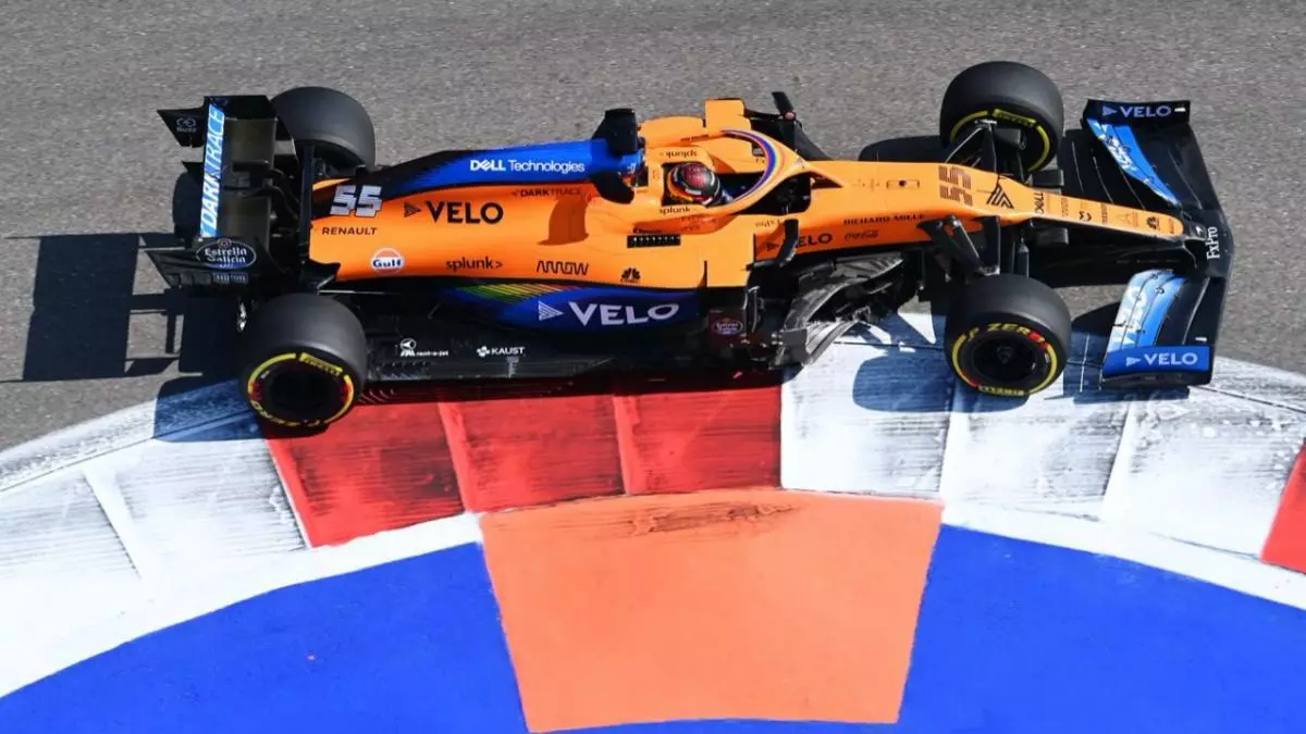 GP Russu F1 2020, Prattika Ħielsa 3: Mercedes u mbagħad Carlos Sainz