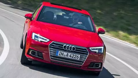 Test: Audi A4 2015 3-quarter dynamic grille