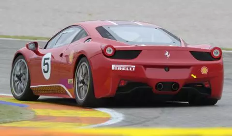 Foto's: Die Ferrari 458 Challenge, ster van die Salón de Bolo