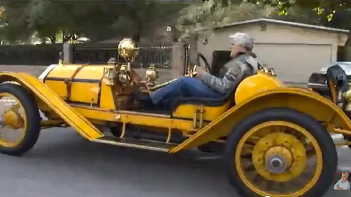 Jay Leno pokazuje nam, jak działa jego Mercer z 1913 roku