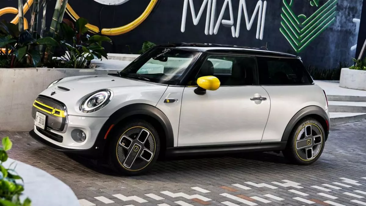 MINI Cooper SE, yeni normale yanıt veren elektrik