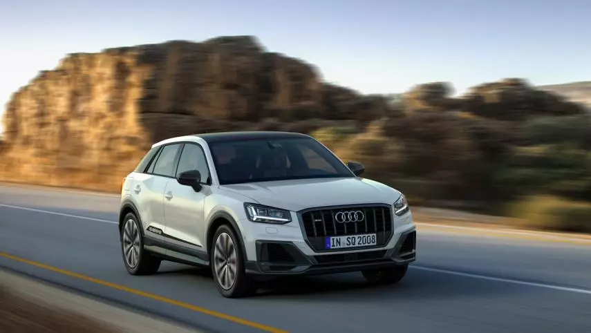 Audi SQ2 (ගතික)