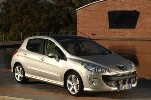 Peugeot 308 dara láimhe, cé mhéad a chosnaíonn sé? 497_1