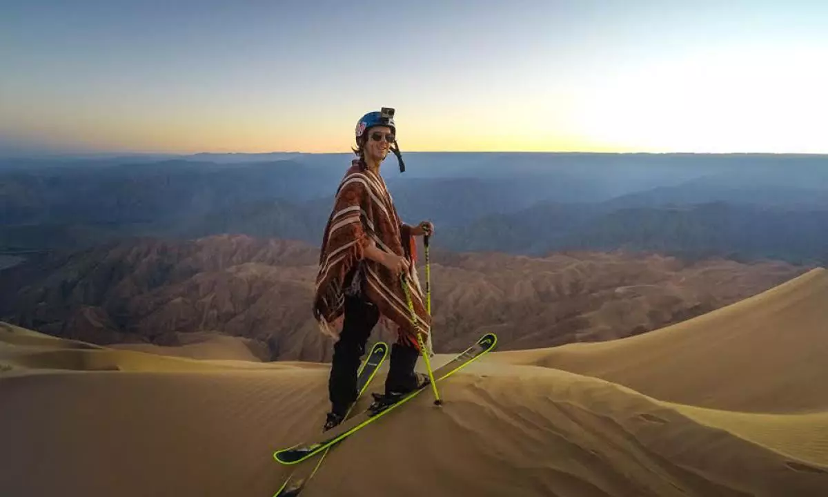 GoPro 'esquis' nas dunas de areia do Peru