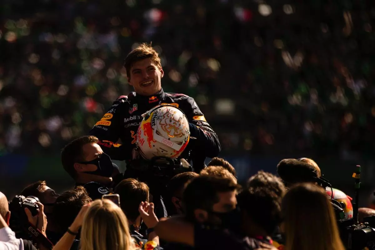 F1ESTA ya Max Verstappen