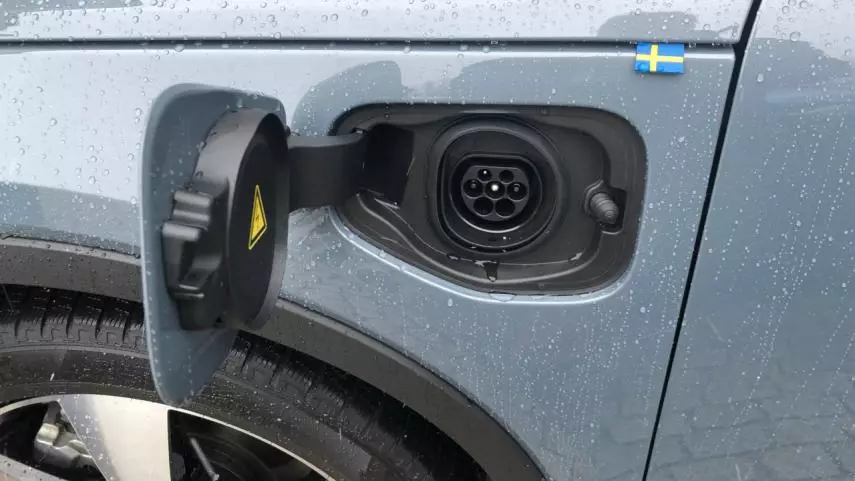 Volvo XC40 PHEV 2020 ni sinab ko'ring