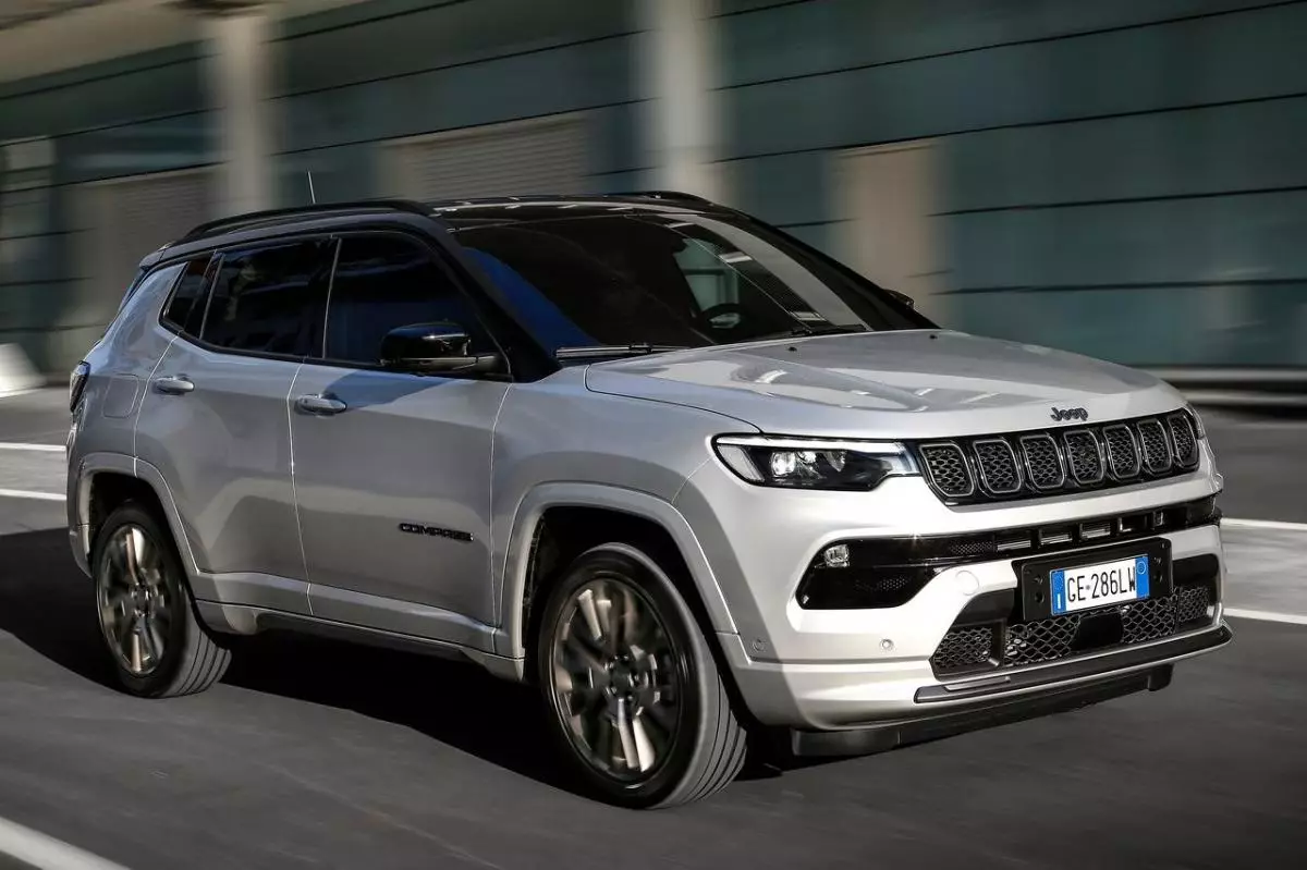 Hybrid Jeep Compass, det här är dess fem värsta rivaler