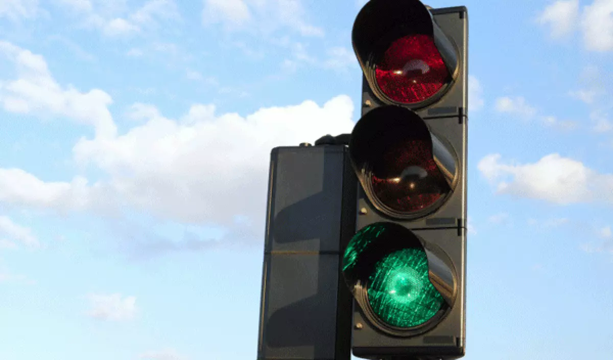 Over een verkeerslicht springen na het innemen van cocaïne is geen misdaad