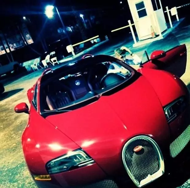 Justin Bieber und sein Relagado Bugatti Veyron Grand Sport auf Instagram