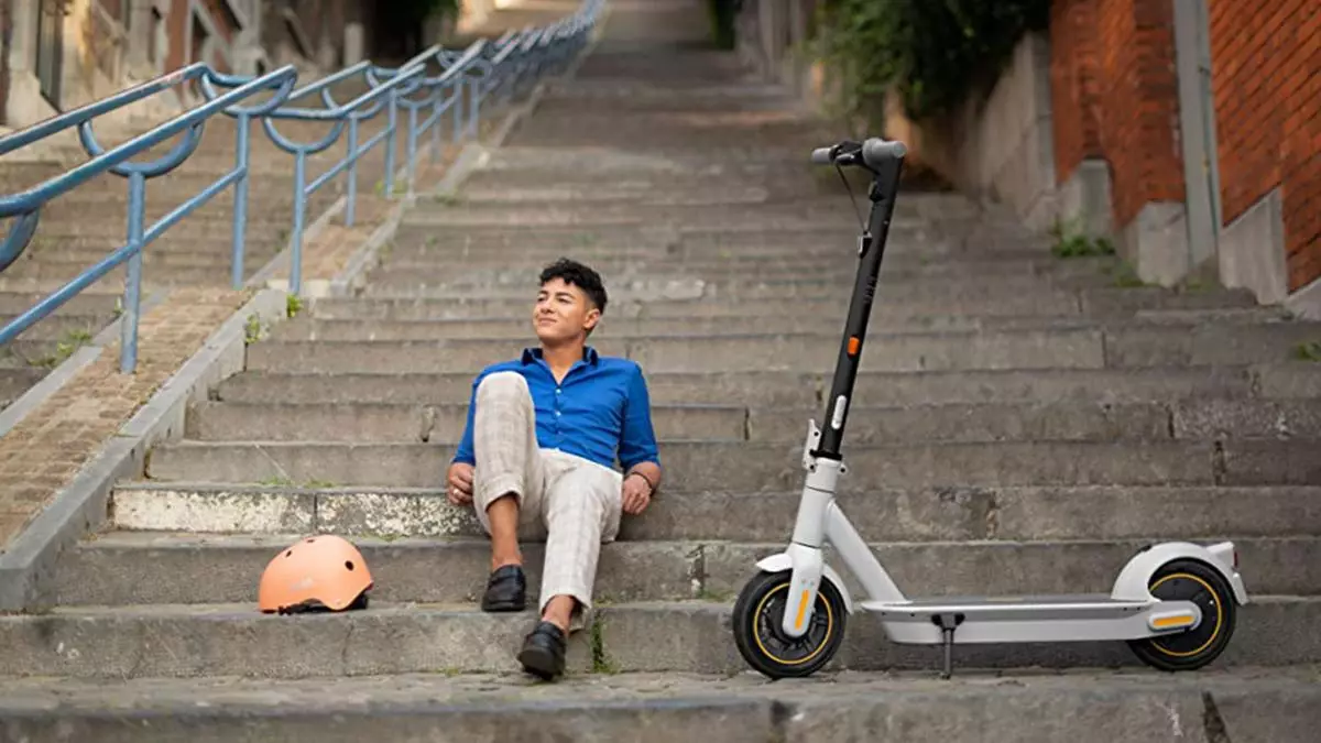 Trafik sıkışıklığına elveda deyin: Bu Ninebot scooter 45 kilometre özerkliğe sahip ve sadece 479 avroya düşürüldü