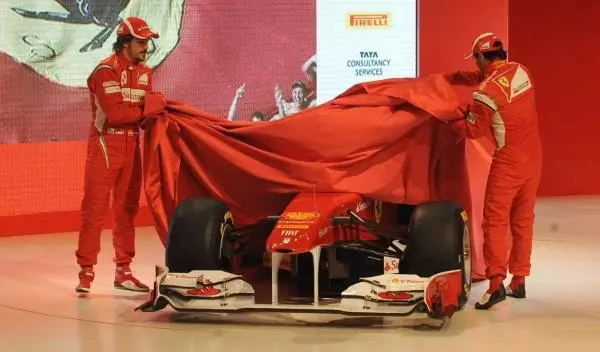 Kev nthuav qhia Ferrari 2011