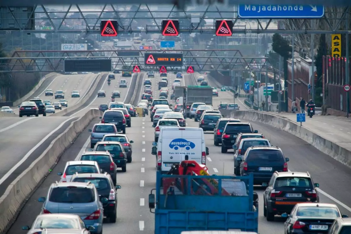 La DGT descobreix què és l'efecte acordió que provoca els grans embussos