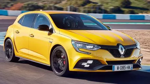 10 coches deportivos máis lentos que o camión de Tesla - Renault Clio RS