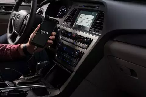 Hyundai Sonata kalawan Android Auto