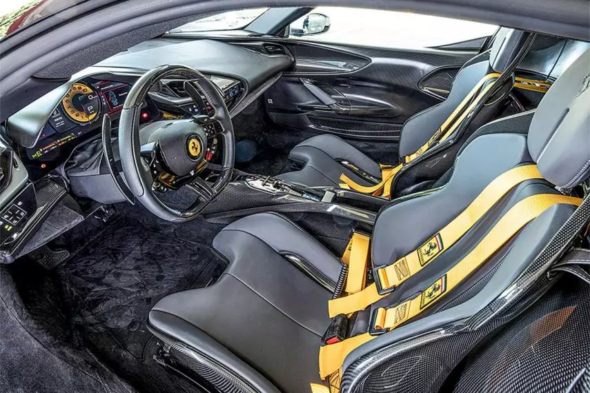 Interior SF90