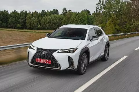 Test: Lexus UX 250h FWD