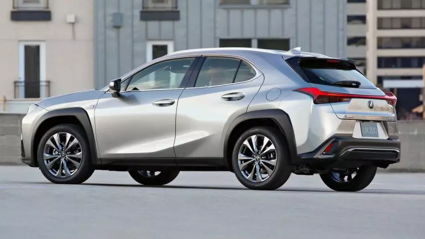 Lexus UX250h