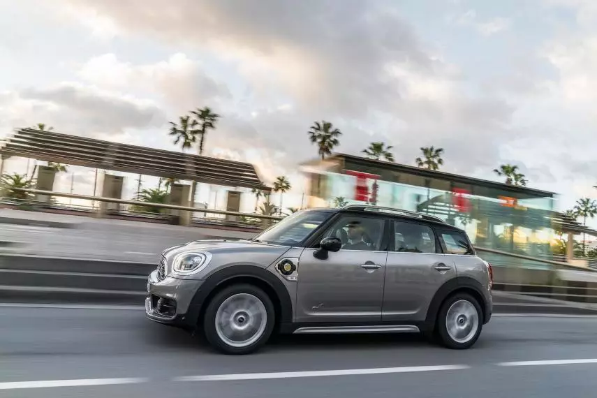 MINI COUNTRYMAN PHEV 3