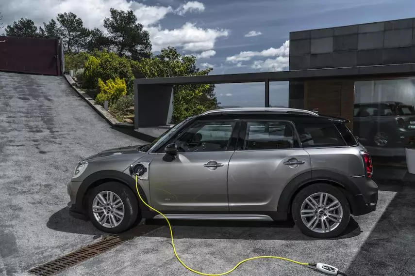 Nạp tiền Mini Countryman PHEV