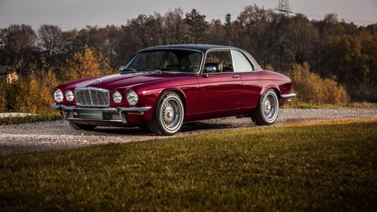 Zoo nkauj Jaguar XJ Coupé los ntawm 1975 nrog Carlex Design kho