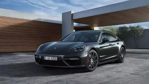 Porsche Panamera 2016 სტატიკური